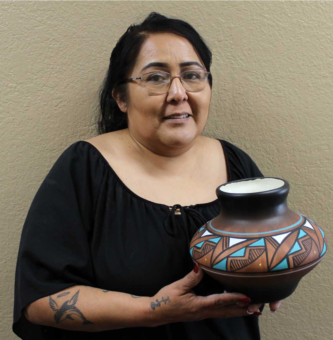 Cindy Blackhorse Collector Pottery – CMPottery